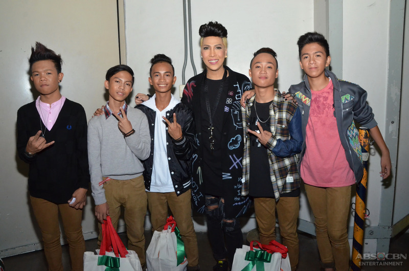 PHOTOS: #GGVChristmasShowdown with Hashtags at Hash5 | ABS-CBN ...