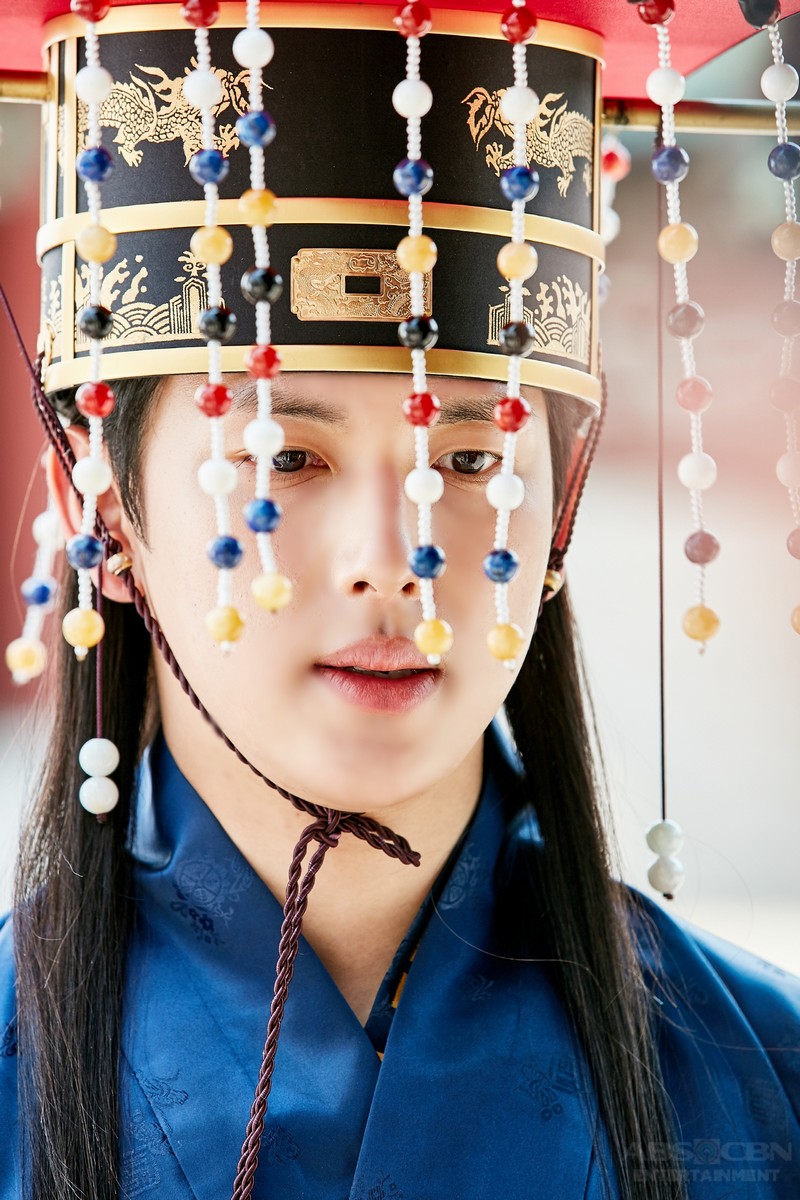 Meet the multi-faceted popstar-turned-actor Si-Wan of The King is In ...