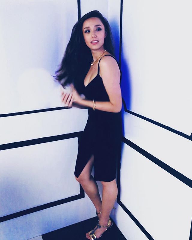 WOW! These photos of Phoebe Walker show that she’s the perfect hot babe ...