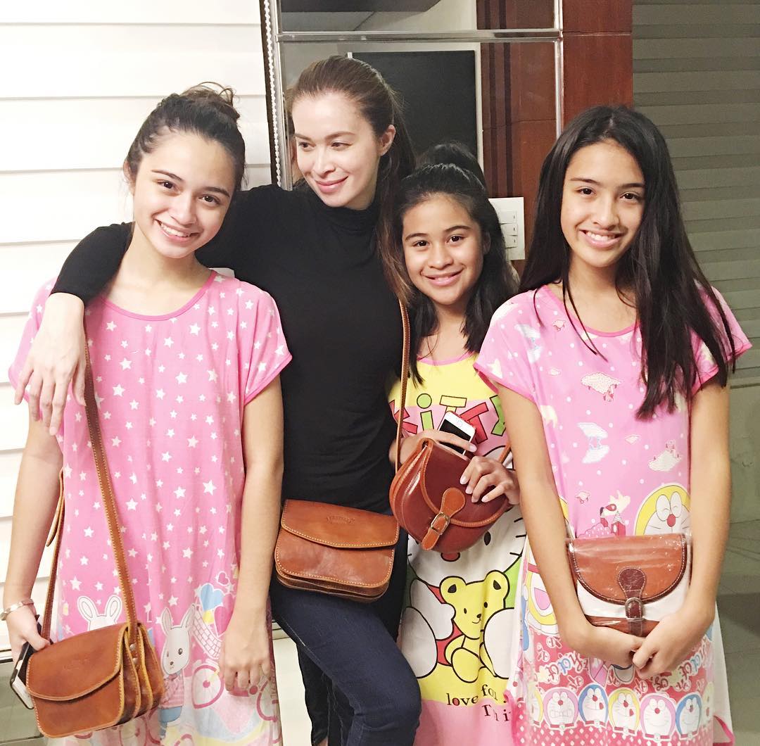 The many times people thought Sunshine Cruz & her daughters were just ...
