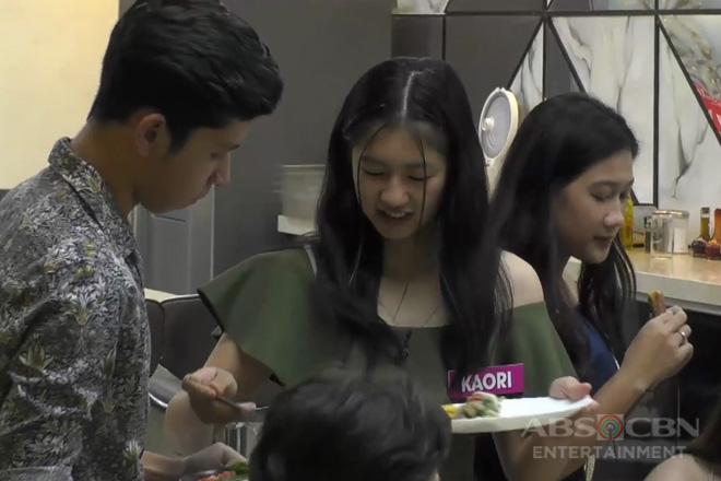 PBB Otso Day 46: Aljon at Sansan, napakain ang mga girls ng exotic food | ABS-CBN Entertainment